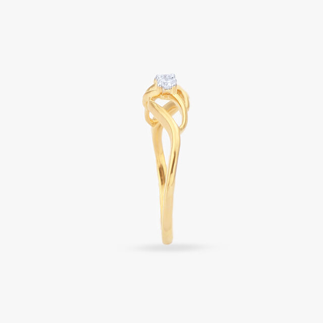 Intertwined Diamond Finger Ring
