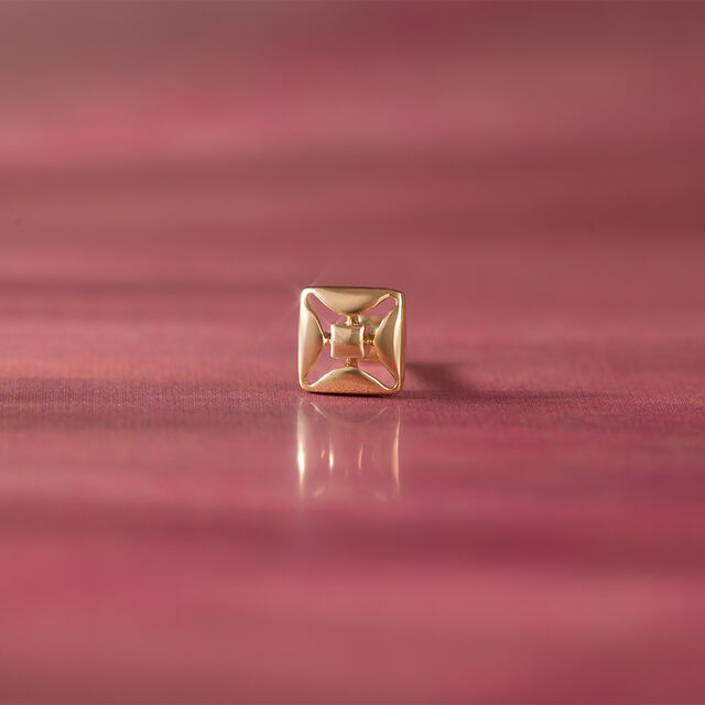 Modern Classic Gold Nose Pin