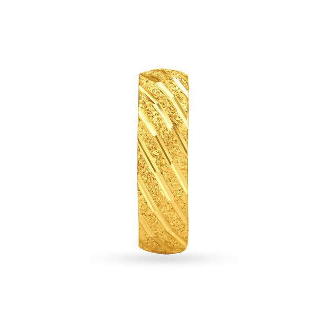 Traditional Gold Finger Band