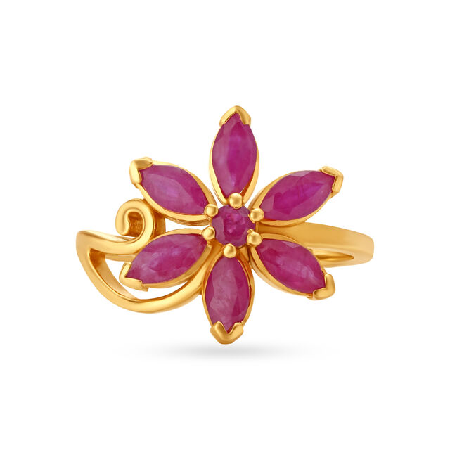 Charming Floral Gold Finger Ring