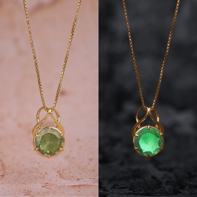Buy Firefly Twinkle Gold & Amethyst Pendant at Best Price | Tanishq UAE