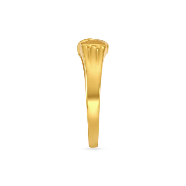 Graceful Abstract Gold Ring
