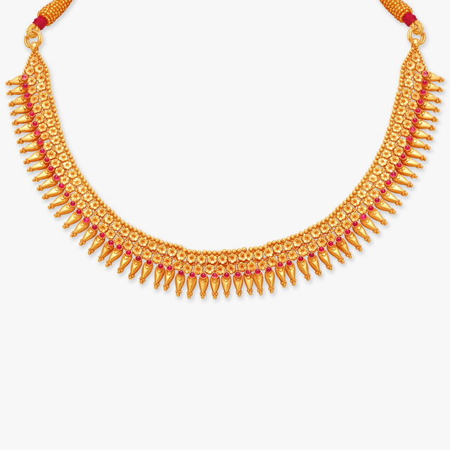 Splendid Intricate Necklace Set