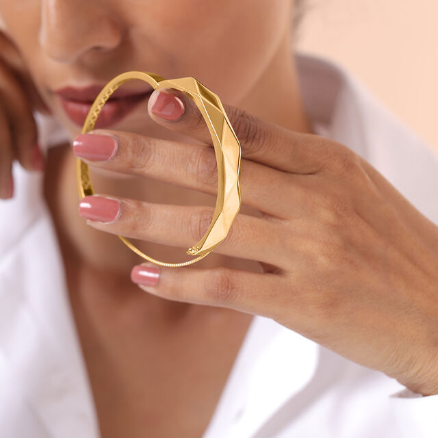 Angular Elegance 18KT Gold Bangle