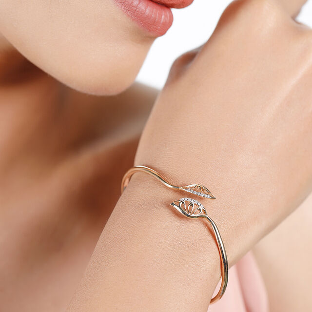 14 KT Yellow Gold Charming Leafy Diamond Bangle