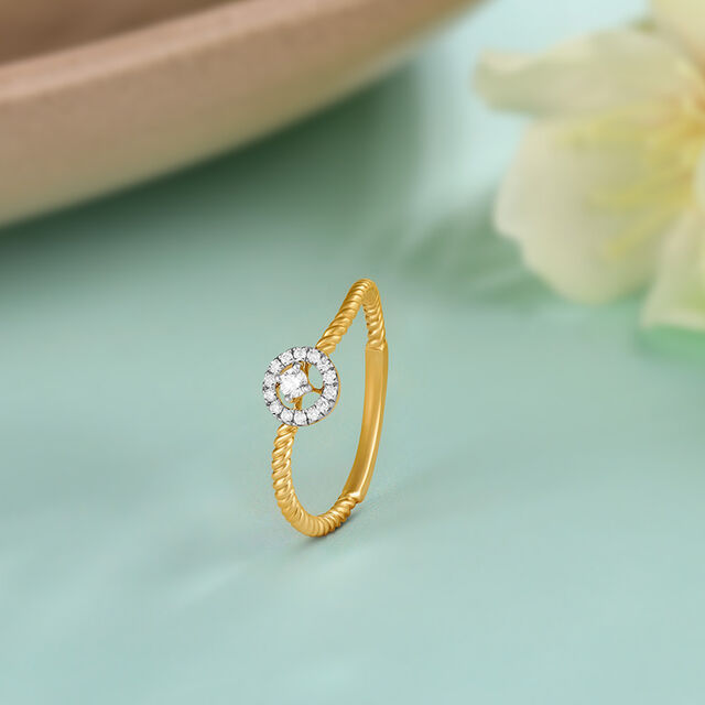 Radial Glimmer Diamond Ring