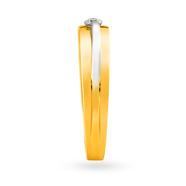 Sleek Line Pattern Diamond Ring for Men