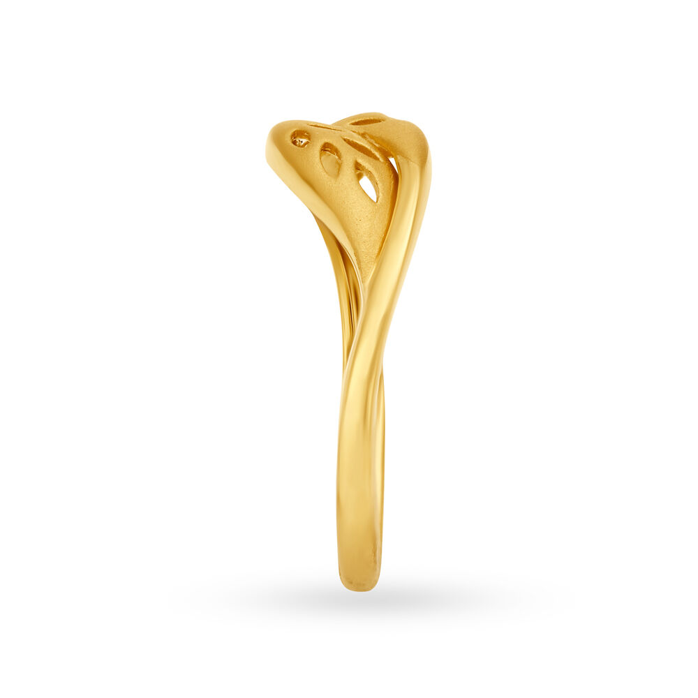 Buy Surreal Leaf Gold Ring at Best Price | Tanishq UAE