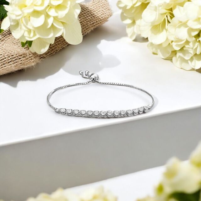 Buy Radiant Charm Diamond Bracelet at Best Price | Tanishq US