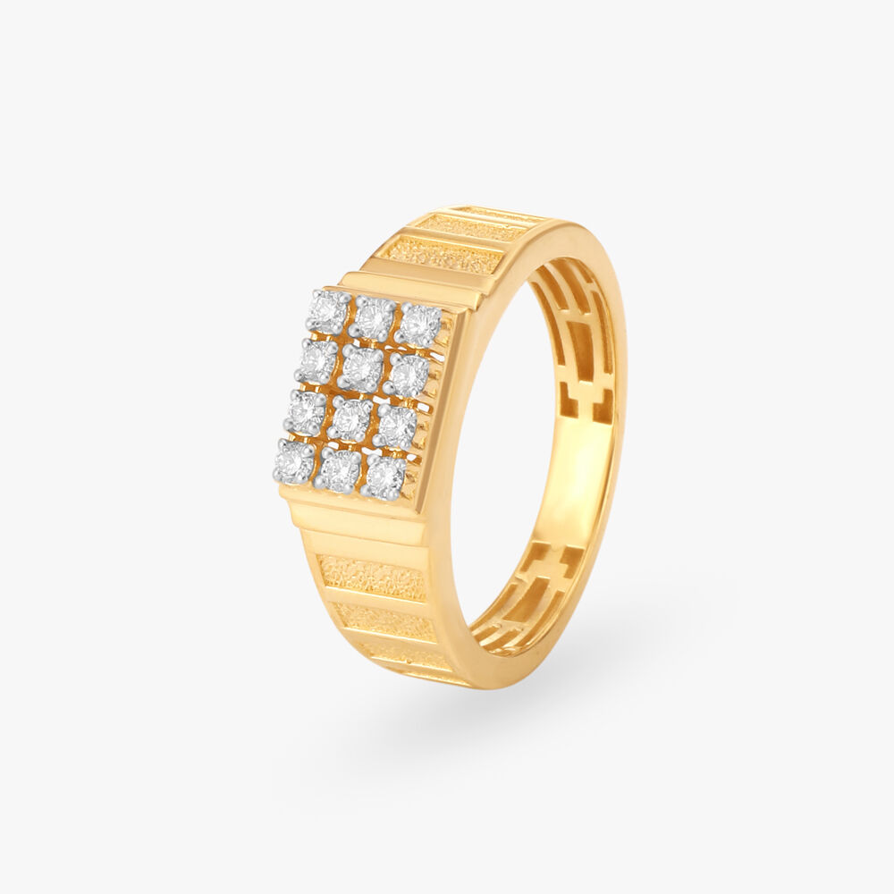Buy Royal Majesty Diamond Finger Ring at Best Price | Tanishq US