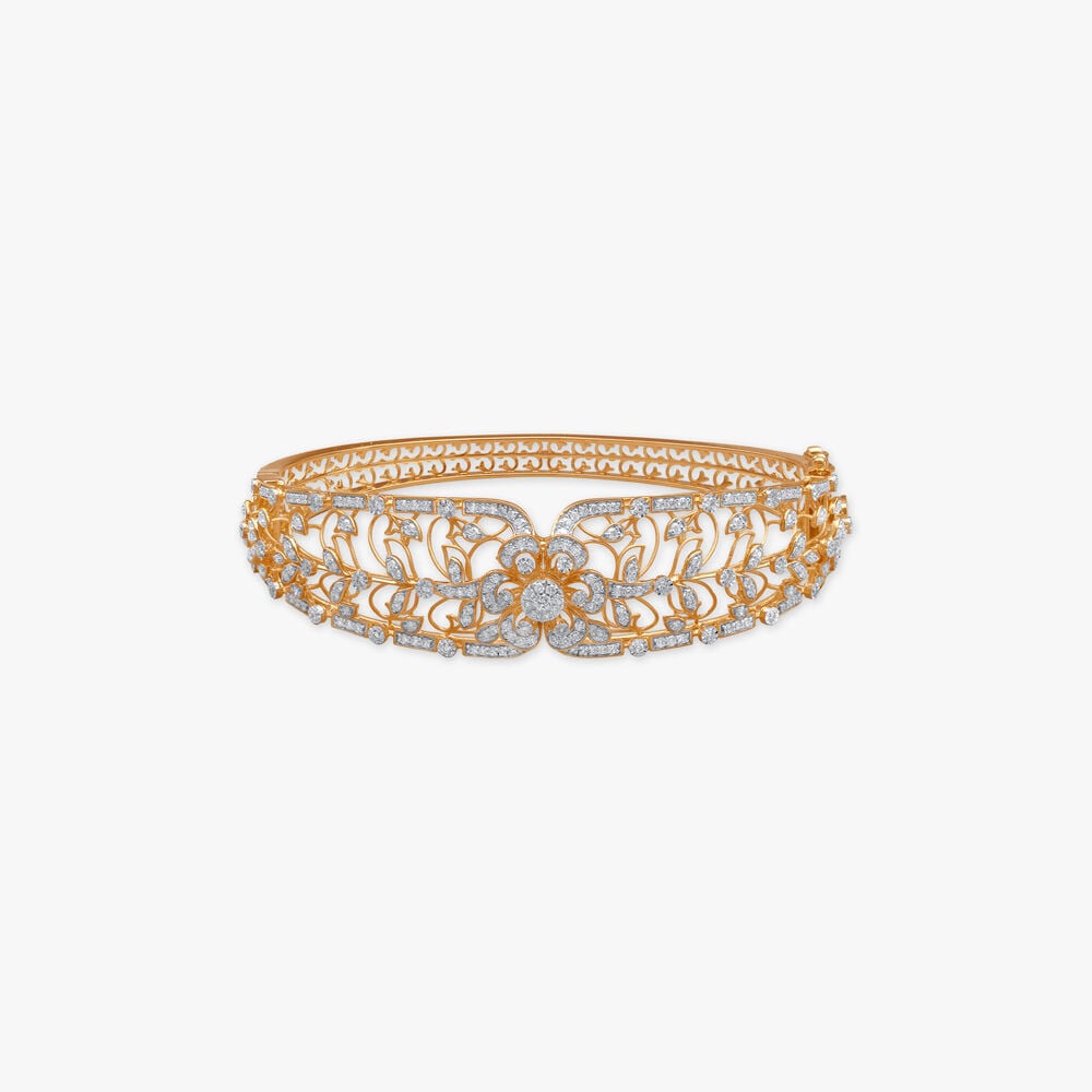 Buy Timeless Contour Diamond Bangle at Best Price | Tanishq US