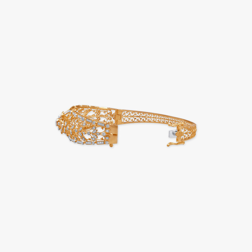 Buy Timeless Contour Diamond Bangle at Best Price | Tanishq US