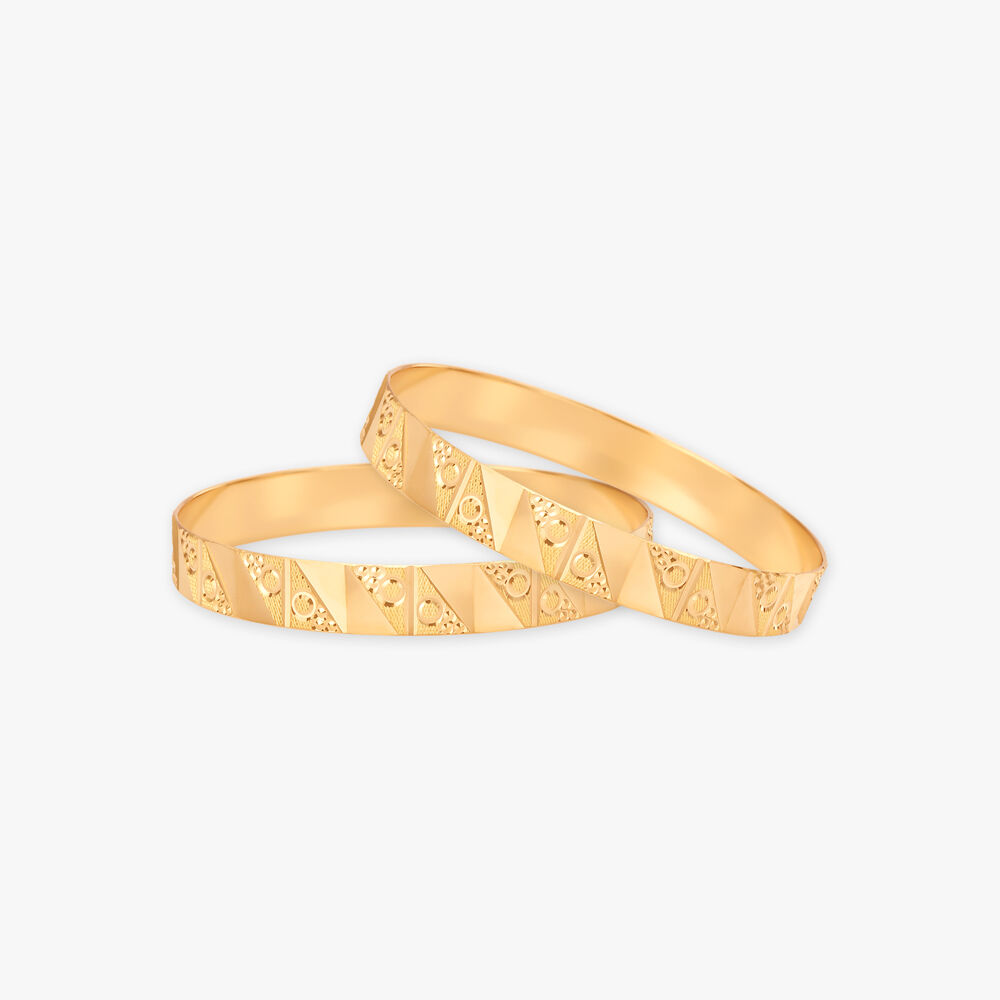 Buy Blazing Gold Bangle Set at Best Price | Tanishq US