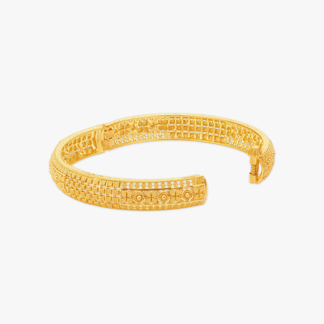 Buy Intricate Jali Work Gold Bangle at Best Price | Tanishq US