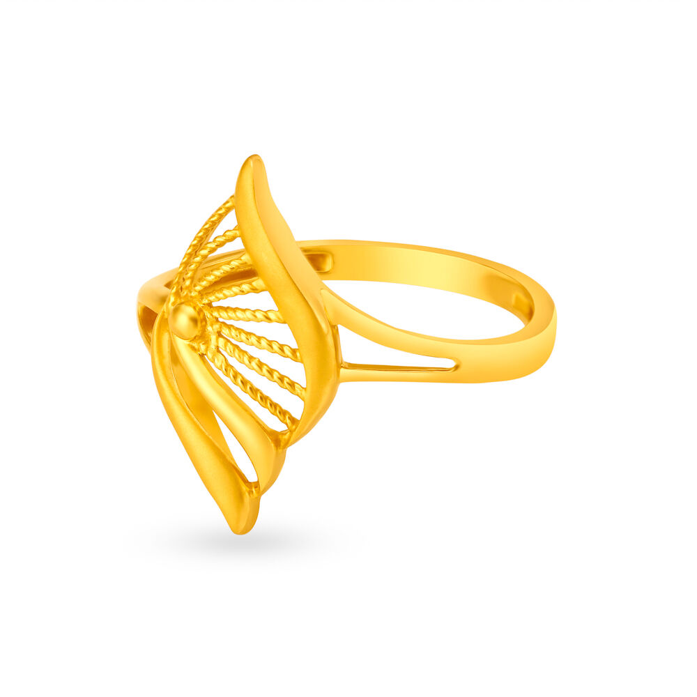 Buy Intricate Gold Finger Ring with Jali Work at Best Price | Tanishq UAE