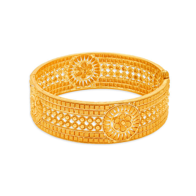 Buy Royal Statement Gold Bangle at Best Price | Tanishq US