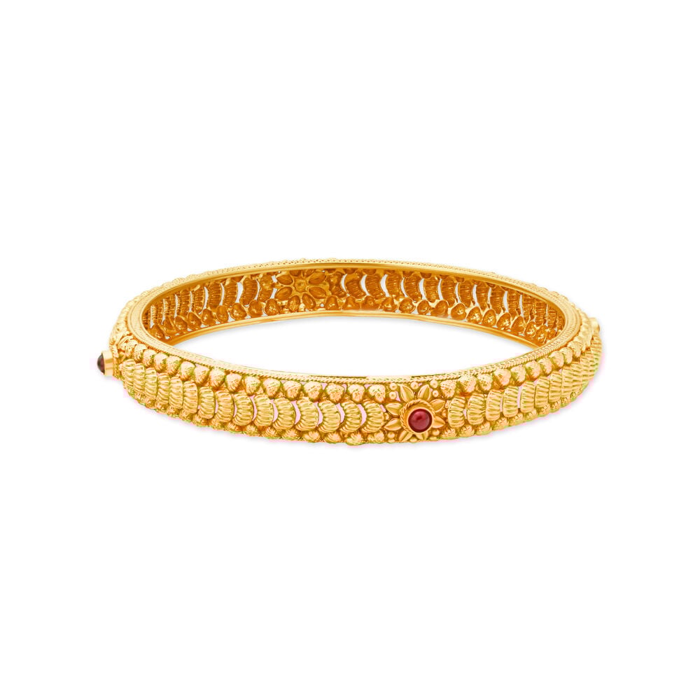 Buy Splendid Traditional Gold Bangle at Best Price | Tanishq UAE