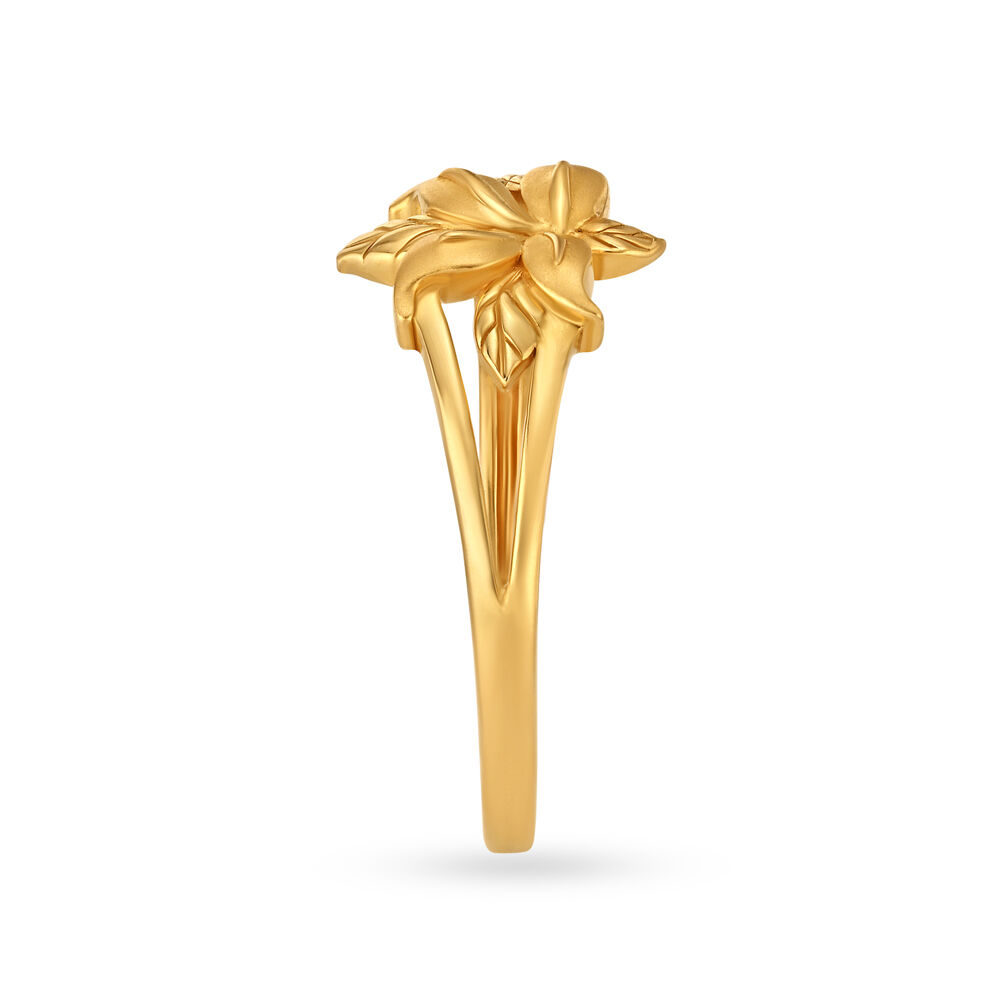 Buy Glorious 22 Karat Yellow Gold Floral Ring at Best Price | Tanishq US
