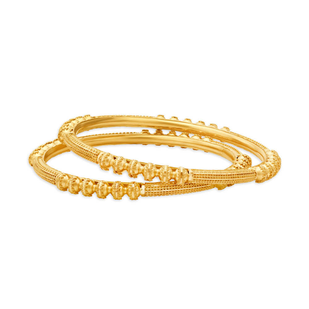 Buy Gorgeous Traditional Gold Bangle at Best Price | Tanishq UAE