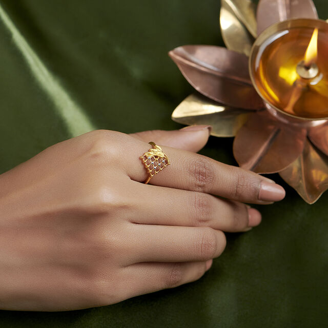 Buy Charming Lattice Ring at Best Price | Tanishq US