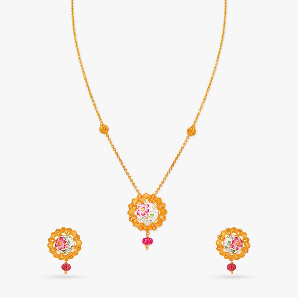 Buy Bold Flower Necklace Set at Best Price | Tanishq US