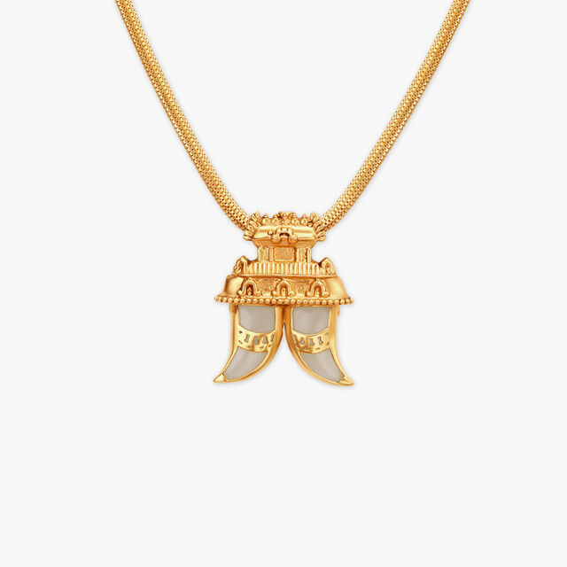 Buy Valiant Tiger Claw Pendant with Chain at Best Price | Tanishq US
