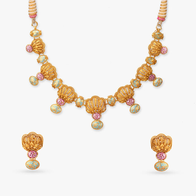 Unique Shell-Shaped Necklace Set