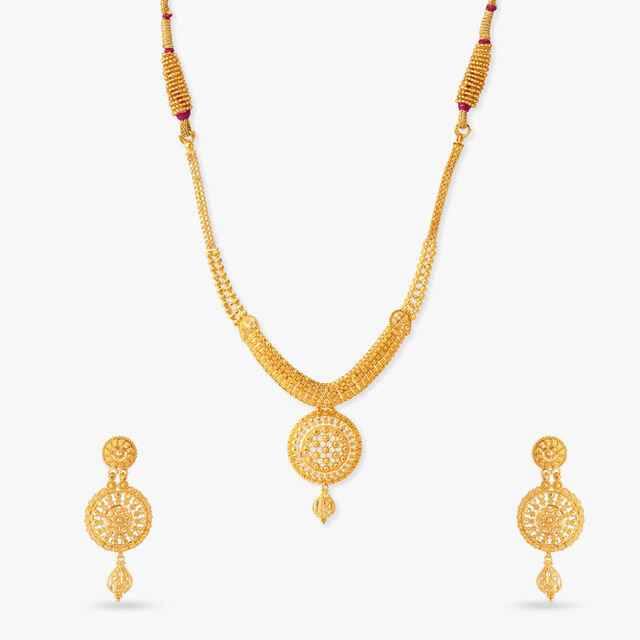 Buy Graceful Gold Kolkata Style Necklace Set at Best Price | Tanishq US