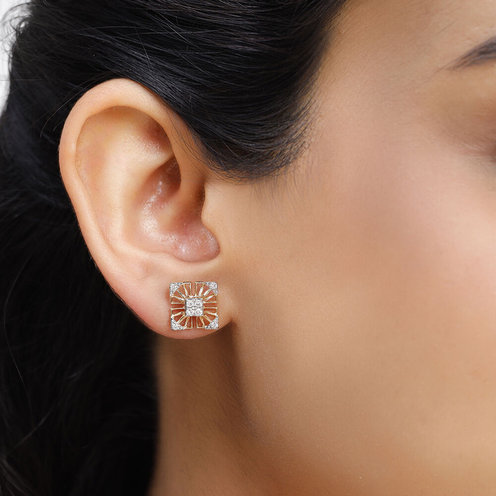 Buy 18KT Yellow Gold Square-Shaped Elegant Diamond Stud Earrings at Best Price | Tanishq UAE