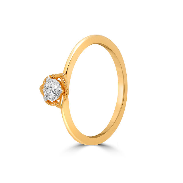 Regal Splendor Solitaire Finger Ring
