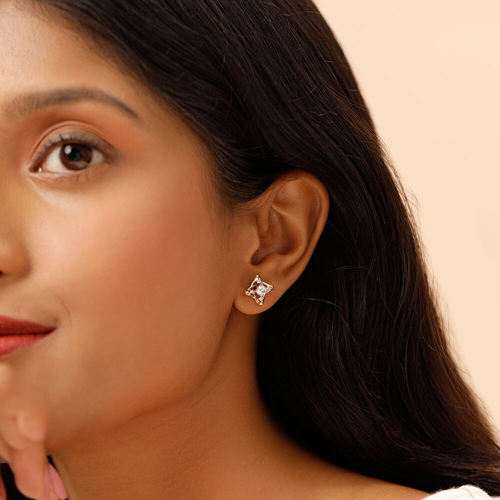Buy Iconic Solitaire Earring at Best Price | Tanishq UAE