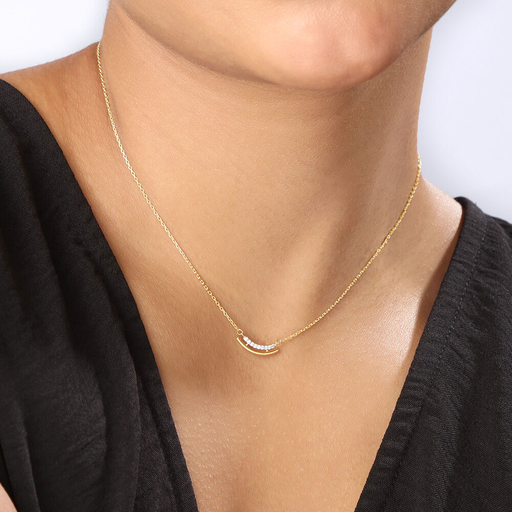 Buy Curved Spark Diamond Necklace at Best Price | Tanishq US