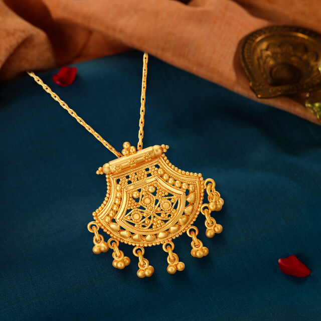 Jali Work Heart Motif Single Hook Gold Pendant