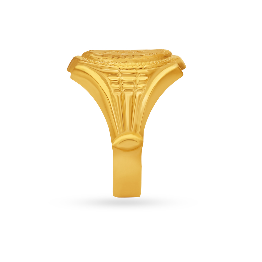 Entrancing Gold Finger Ring For Men