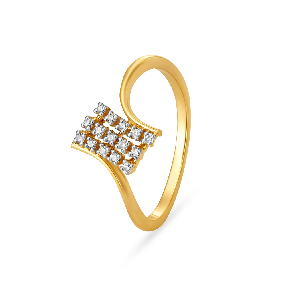 Contemporary Cluster Look Diamond and Glossy Gold Finger Ring