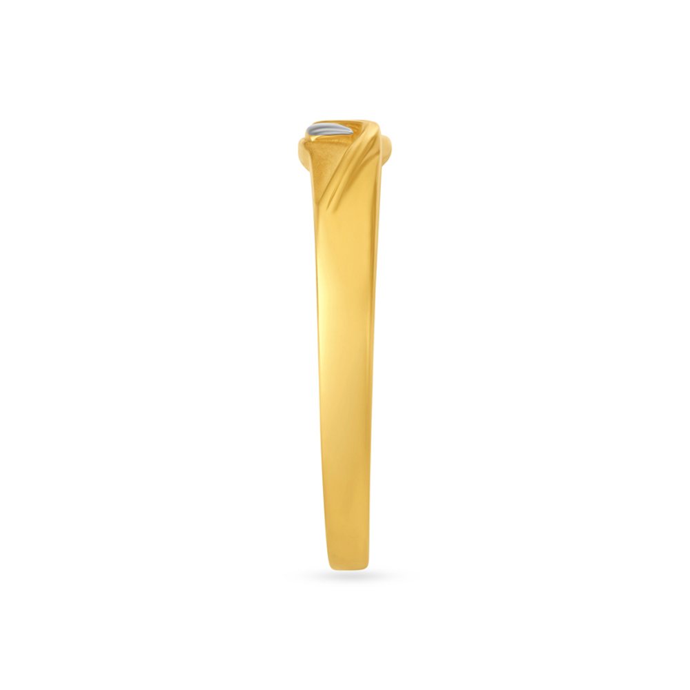 Glamorous Dainty Gold Ring