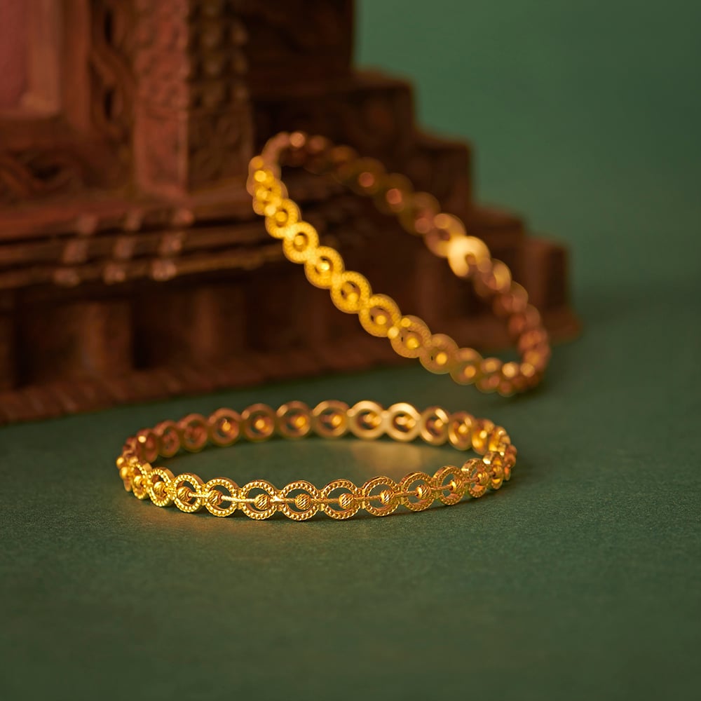 Artistic Charming Bangle