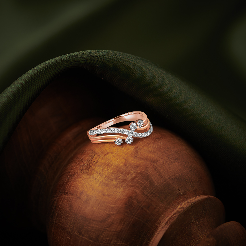 Minimal Crossover Diamond Ring