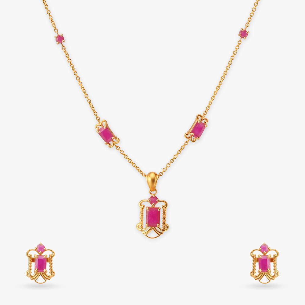 Scarlet Pendant with Chain and Earrings Set