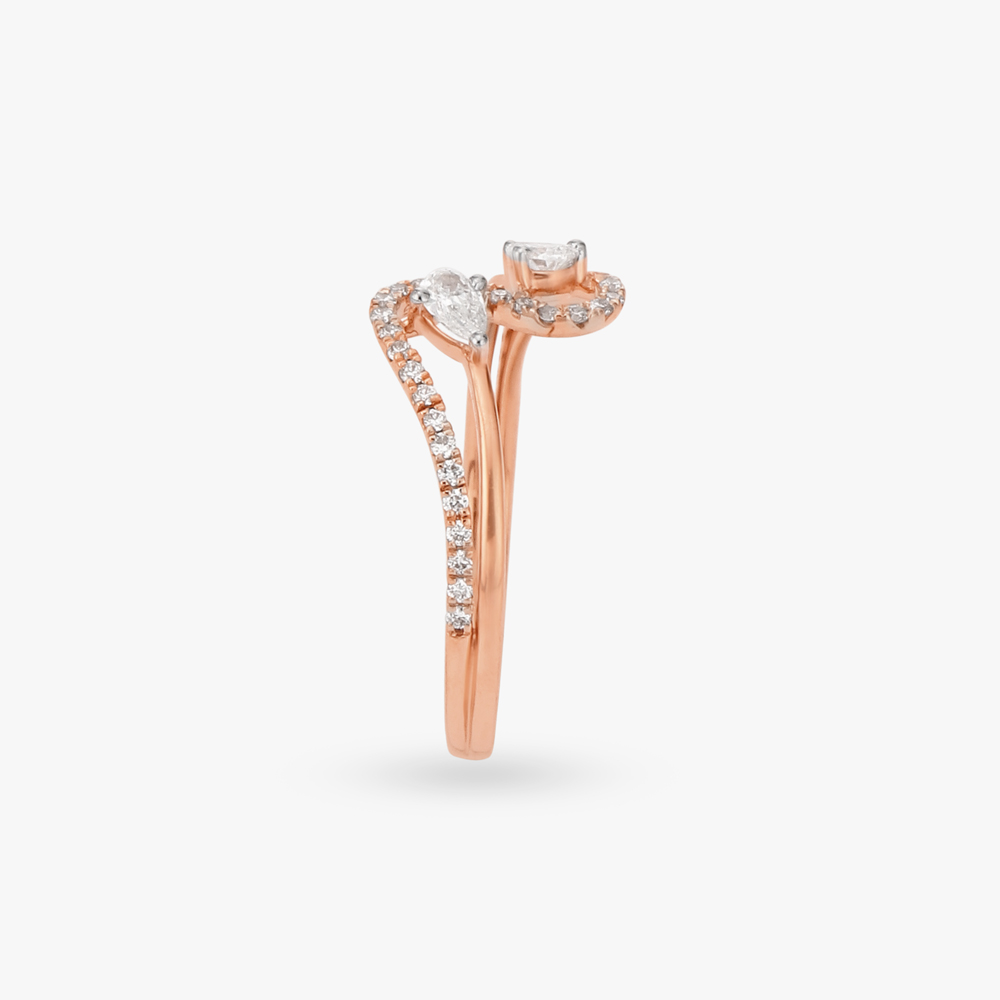 Enchanting Twirl Diamond Finger Ring