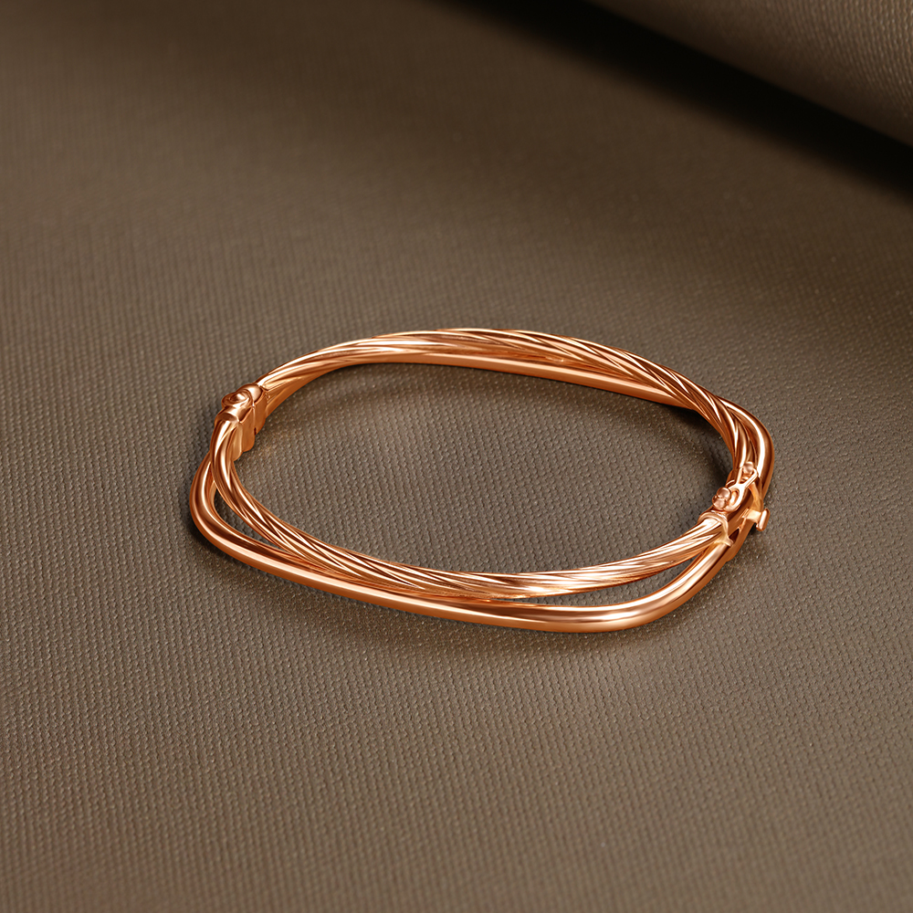 Urbane Yellow Gold Ribbed Bangle