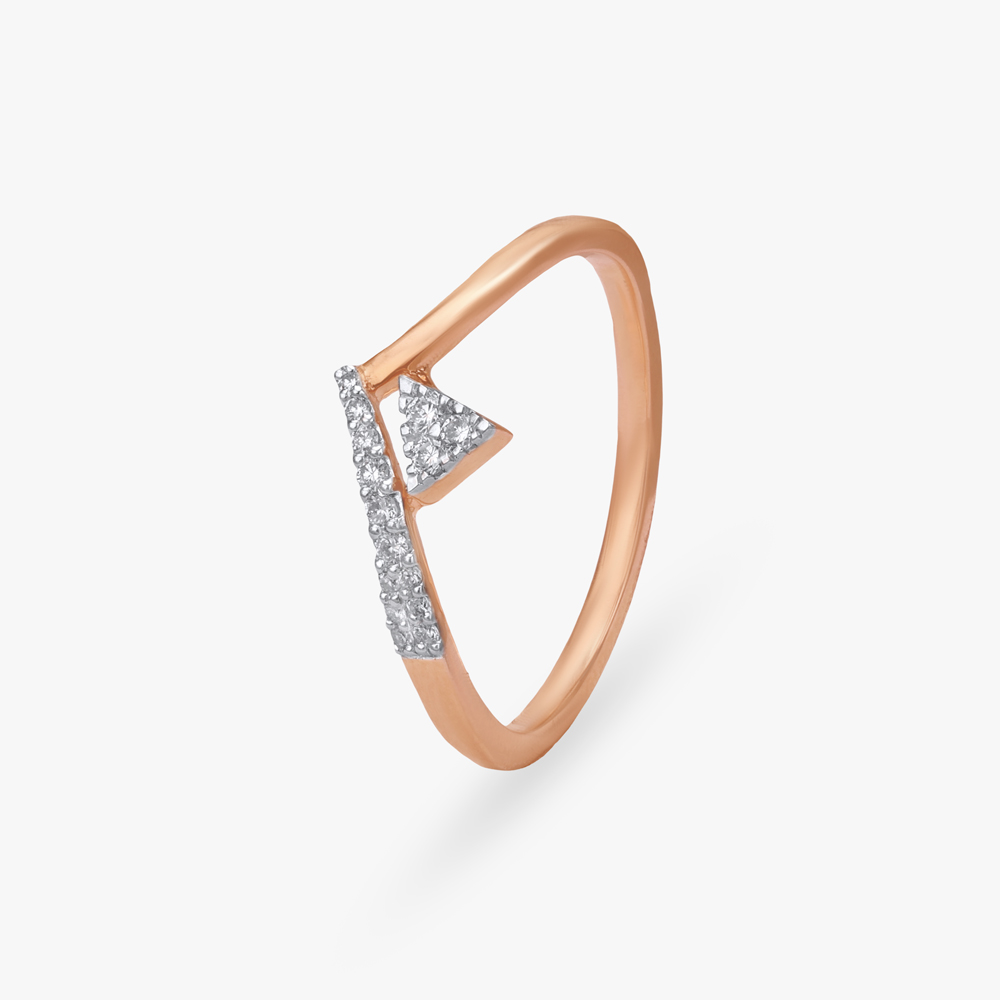 Sleek Twist Diamond Finger Ring