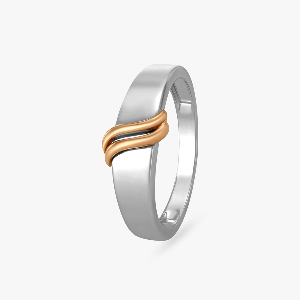 Elegant Crossover Ring