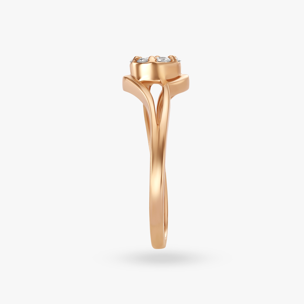 Curved Diamond Finger Ring