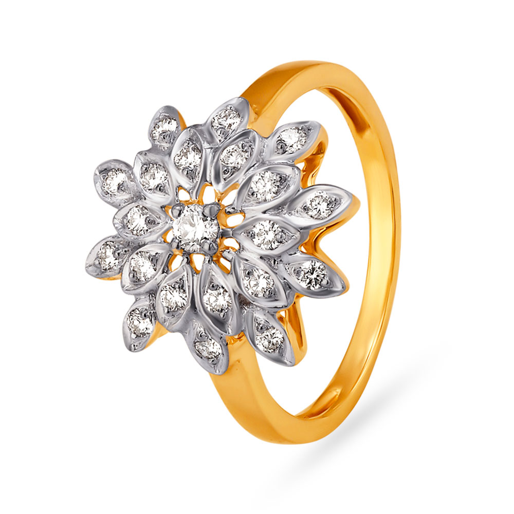 Glittering 18 Karat Gold And Diamond Ring