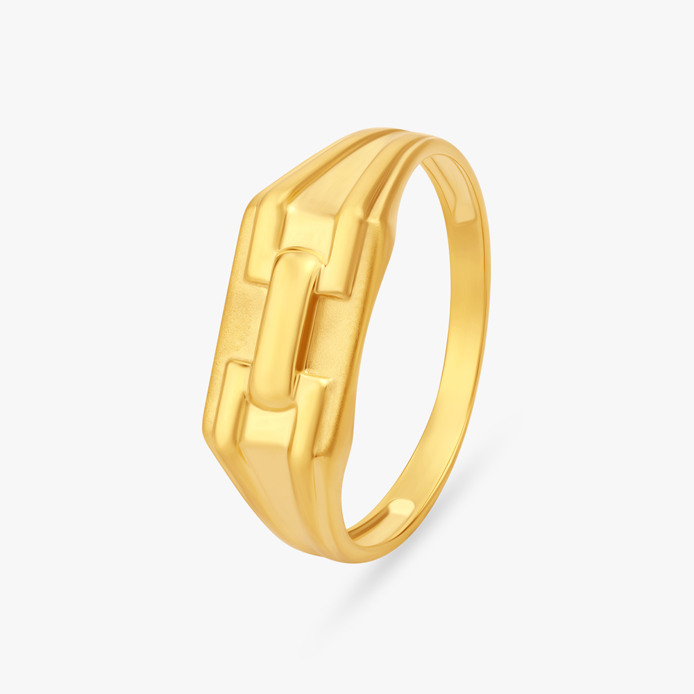 Fancy Circular Gold Ring for Men