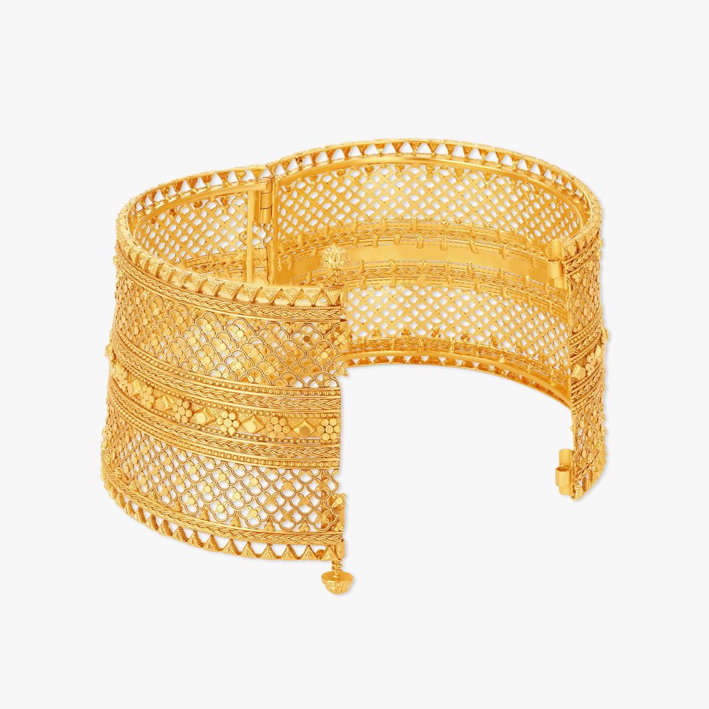 Intricate Bangle with Lace Jali and Chandak Work