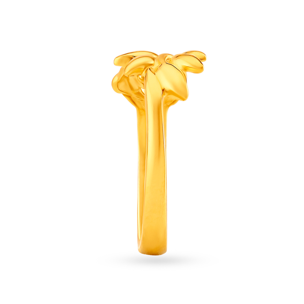 Exquisite 22 Karat Yellow Gold Leaf Finger Ring