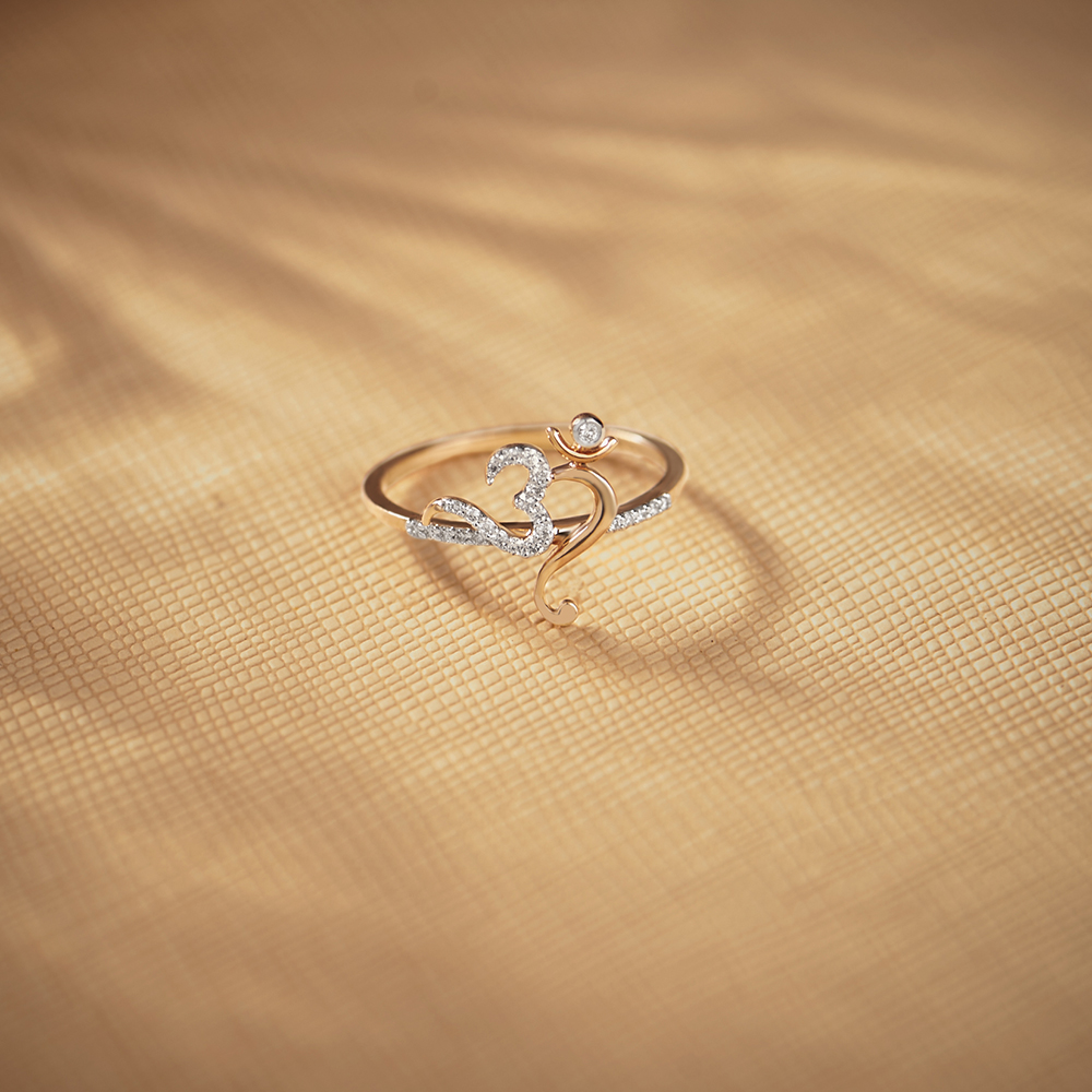 Shimmering Om Diamond Ring