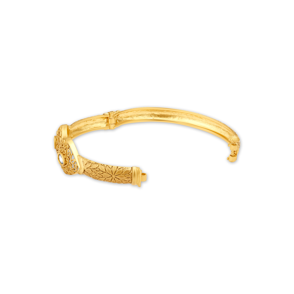 Enticing Filigree Pattern Bangle with Gemstones